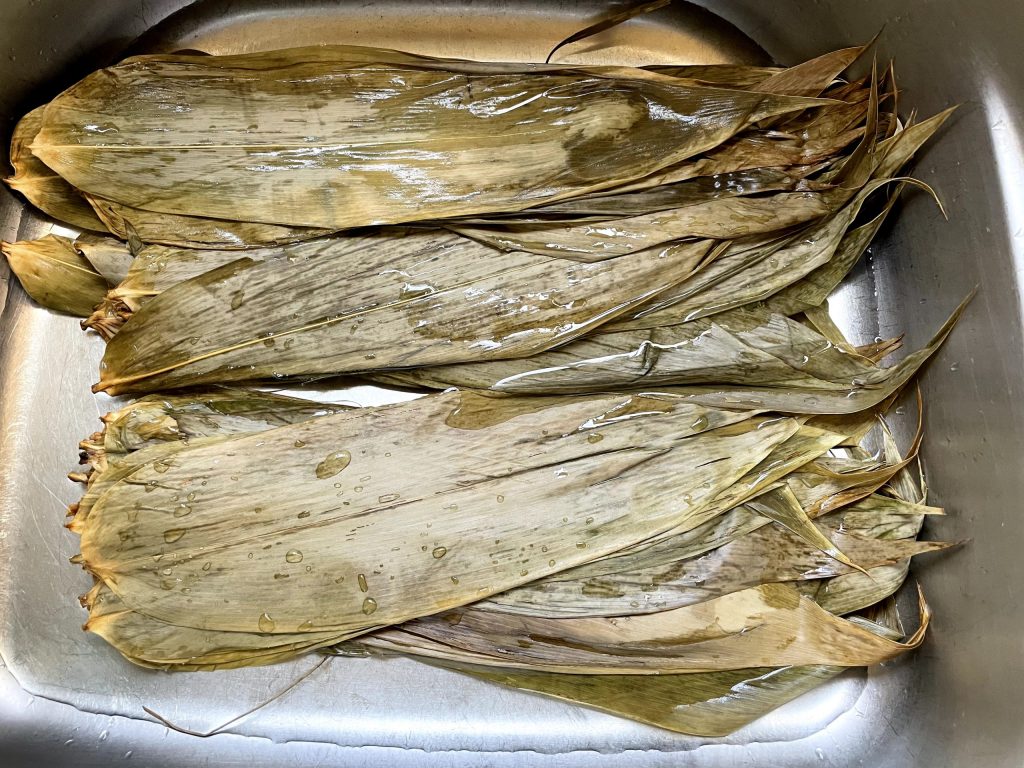 CHINESE STICKY RICE IN BAMBOO LEAVES (ZONGZI 粽子) - sammywongskitchen