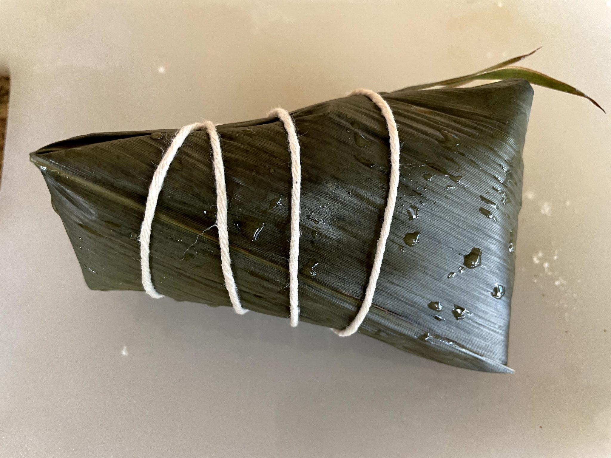 CHINESE STICKY RICE IN BAMBOO LEAVES (ZONGZI 粽子) - sammywongskitchen
