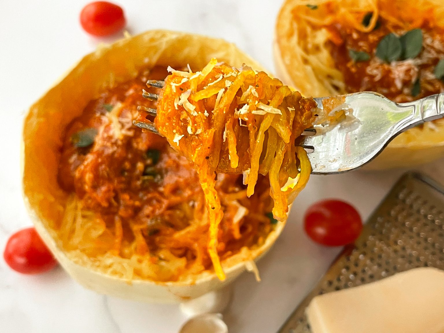 EASY SPAGHETTI SQUASH MARINARA BOWLS - sammywongskitchen