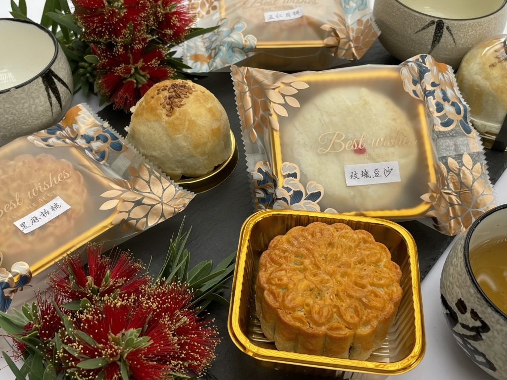 TRADITIONAL CHINESE MOONCAKES - sammywongskitchen