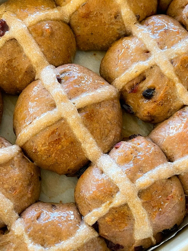 SOURDOUGH CITRUS FLAVORED HOT CROSS BUNS - sammywongskitchen